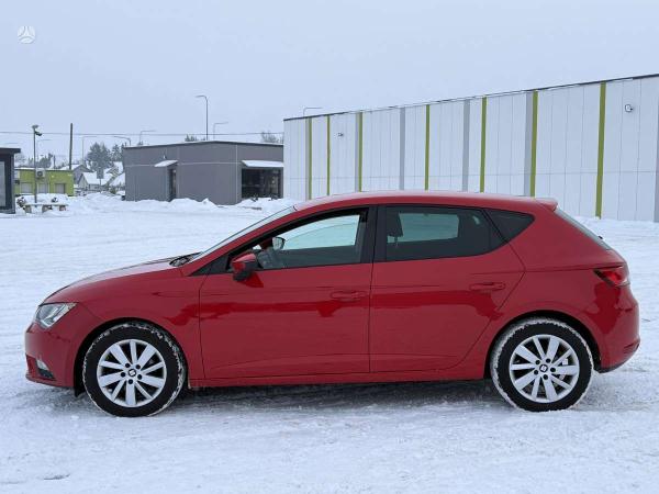Red SEAT Leon 2013 in Raseiniai, with an engine capacity of 1.60 L and mileage of 287 thousand km for 4999 €, photo 10 on AUTOMOTO.COM.LV