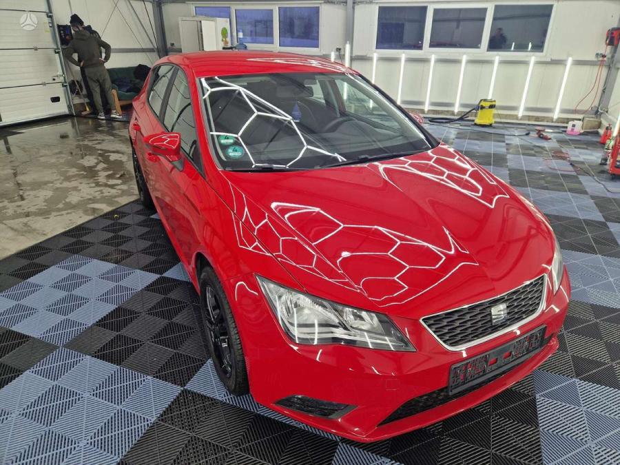 Red SEAT Leon 2013 in Marijampole, with an engine capacity of 1.39 L and mileage of 166 thousand km for 5200 €, photo 4 on AUTOMOTO.COM.LV
