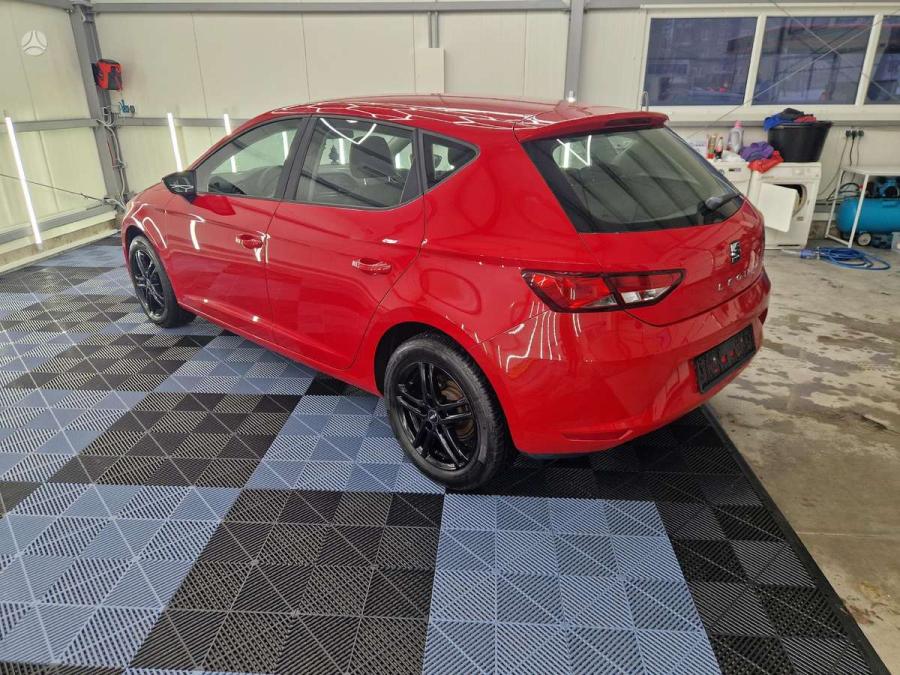 Red SEAT Leon 2013 in Marijampole, with an engine capacity of 1.39 L and mileage of 166 thousand km for 5200 €, photo 5 on AUTOMOTO.COM.LV