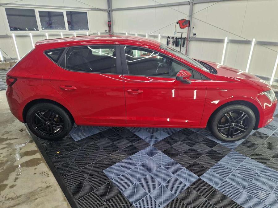 Red SEAT Leon 2013 in Marijampole, with an engine capacity of 1.39 L and mileage of 166 thousand km for 5200 €, photo 6 on AUTOMOTO.COM.LV