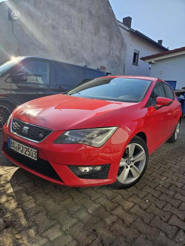 Red SEAT Leon 2013 in Utena, with an engine capacity of 1.97 L and mileage of 269 thousand km for 5599 €, photo 1 on AUTOMOTO.COM.LV