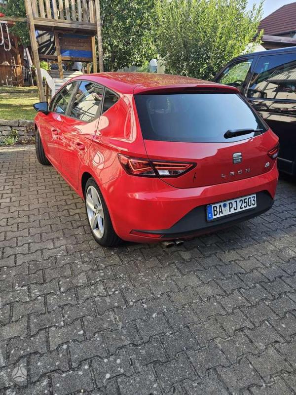 Red SEAT Leon 2013 in Utena, with an engine capacity of 1.97 L and mileage of 269 thousand km for 5599 €, photo 7 on AUTOMOTO.COM.LV