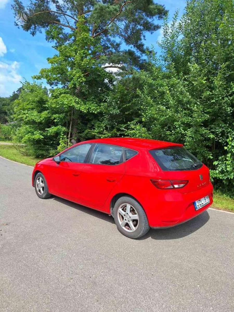 Red SEAT Leon 2013 in Alytus, with an engine capacity of 1.20 L and mileage of 101 thousand km for 5500 €, photo 3 on AUTOMOTO.COM.LV