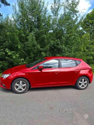 Red SEAT Leon 2013 in Alytus, with an engine capacity of 1.20 L and mileage of 101 thousand km for 5500 €, photo 4 on AUTOMOTO.COM.LV