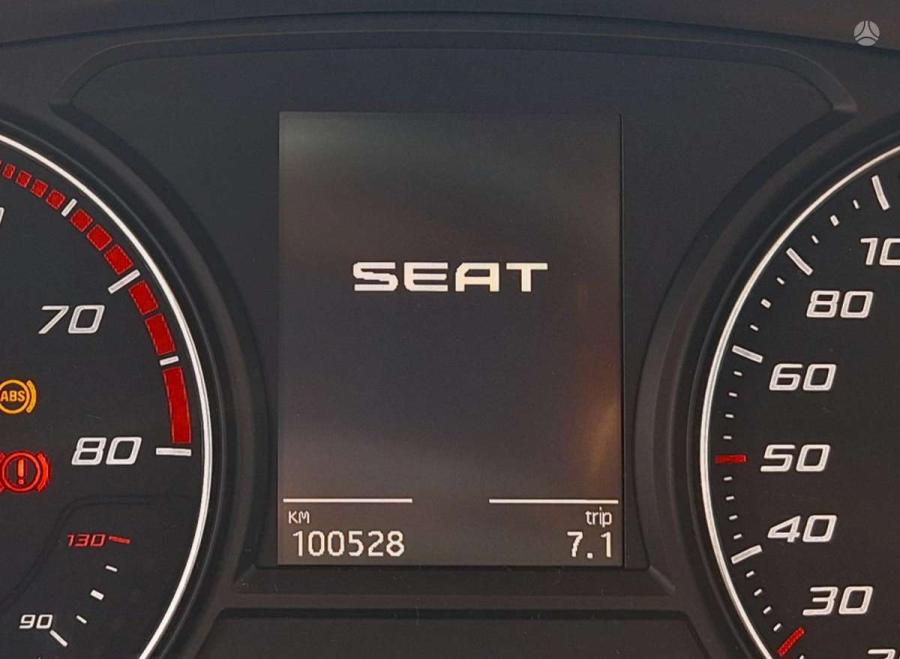 Red SEAT Leon 2013 in Alytus, with an engine capacity of 1.20 L and mileage of 101 thousand km for 5500 €, photo 9 on AUTOMOTO.COM.LV