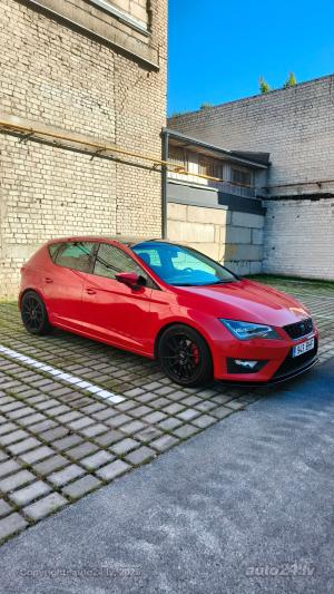 Sarkans SEAT Leon 2013 Tallina, ar dzinēja tilpumu 1.40 L un nobraukumu 204 tūkst. km par 9000 €, foto  vietnē AUTOMOTO.COM.LV