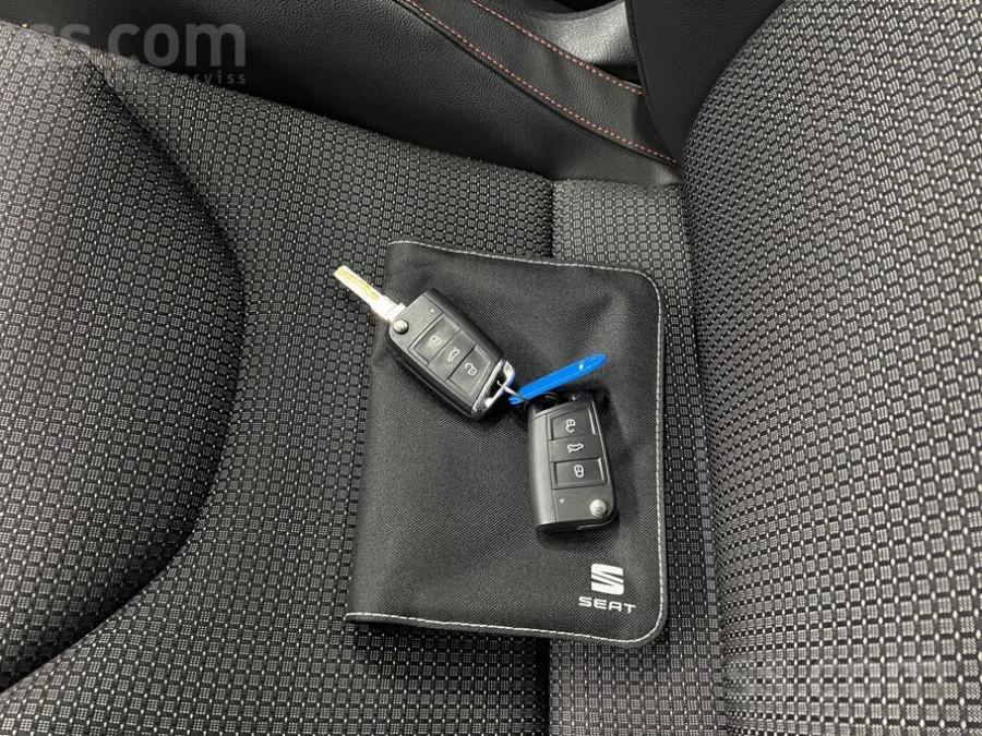 Красный Сеат Леон 2016 в Рига, объемом двигателя 1.80 л и пробегом 100 тыс. км за 11890 €, фото 20 на AUTOMOTO.COM.LV