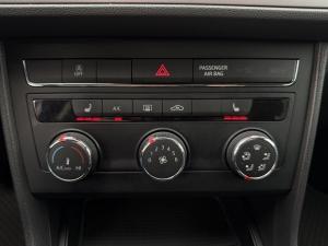 Sarkans SEAT Leon 2017 Pērnava, ar dzinēja tilpumu 1.00 L un nobraukumu 139 tūkst. km par 8900 €, foto 12 vietnē AUTOMOTO.COM.LV