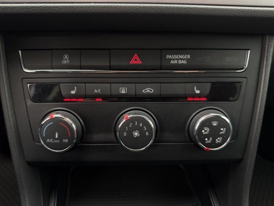 Sarkans SEAT Leon 2017 Pērnava, ar dzinēja tilpumu 1.00 L un nobraukumu 139 tūkst. km par 8900 €, foto 12 vietnē AUTOMOTO.COM.LV