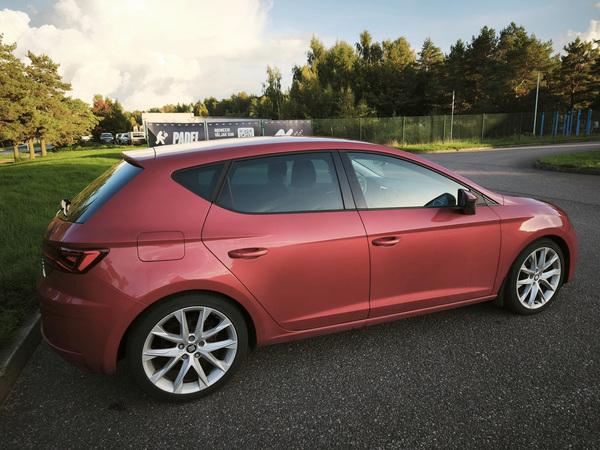 Red SEAT Leon 2018 in Tallinn, with an engine capacity of 2.00 L and mileage of 163 thousand km for 11500 €, photo 5 on AUTOMOTO.COM.LV