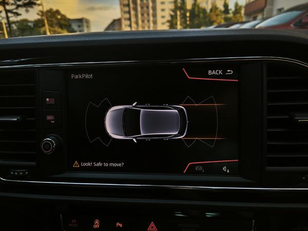 Red SEAT Leon 2018 in Tallinn, with an engine capacity of 2.00 L and mileage of 163 thousand km for 11500 €, photo 10 on AUTOMOTO.COM.LV