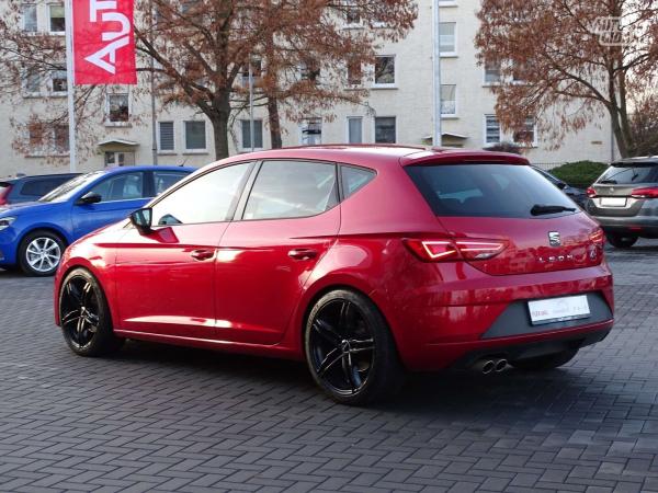 Red SEAT Leon 2019 in Kaunas, with an engine capacity of 1.50 L and mileage of 80 thousand km for 22390 €, photo 2 on AUTOMOTO.COM.LV