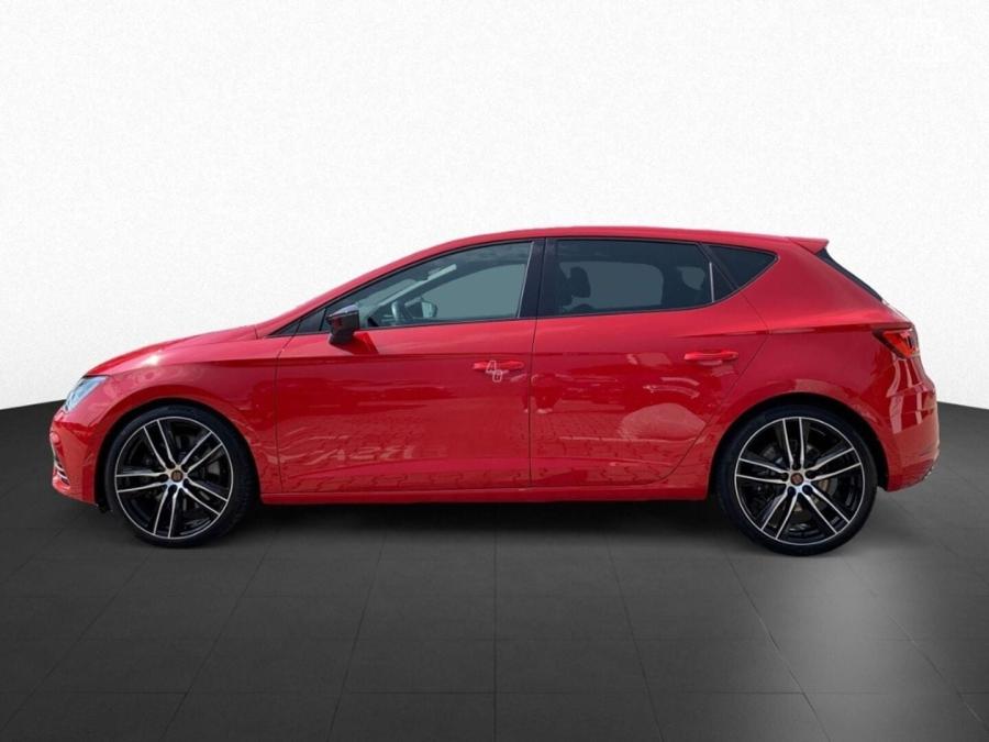 Red SEAT Leon 2020 in Kaunas, with an engine capacity of 2.00 L and mileage of 61 thousand km for 27334 €, photo 2 on AUTOMOTO.COM.LV