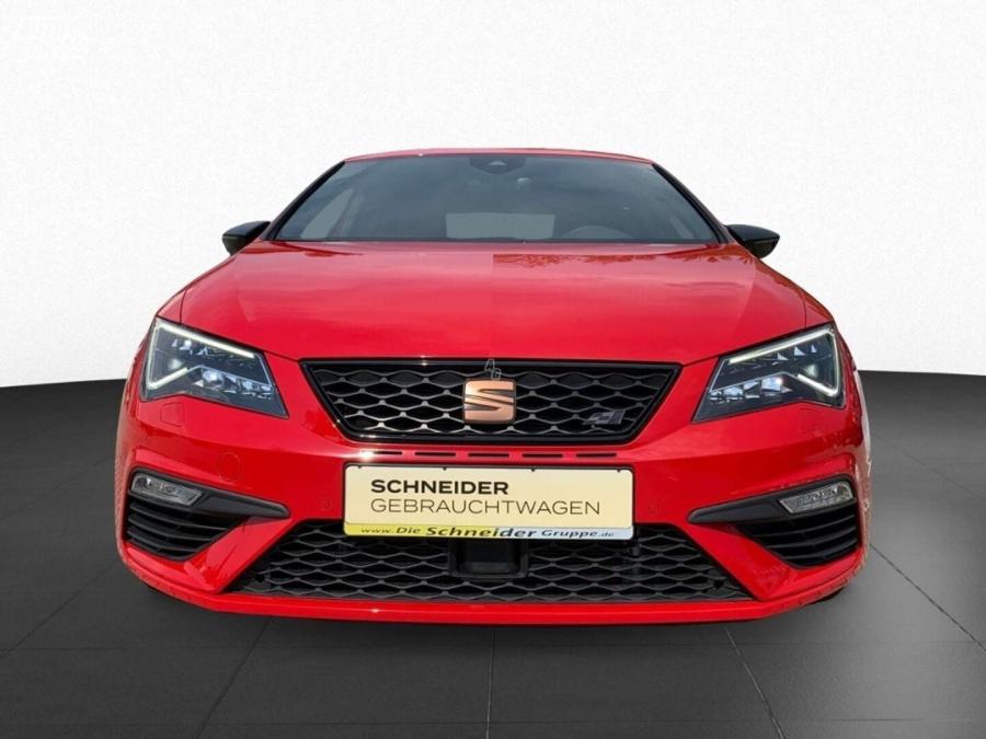 Red SEAT Leon 2020 in Kaunas, with an engine capacity of 2.00 L and mileage of 61 thousand km for 27334 €, photo 6 on AUTOMOTO.COM.LV