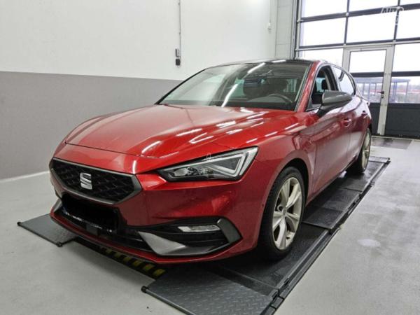 Red SEAT Leon 2020 in Kaunas, with an engine capacity of 1.50 L and mileage of 70 thousand km for 22802 €, photo 2 on AUTOMOTO.COM.LV
