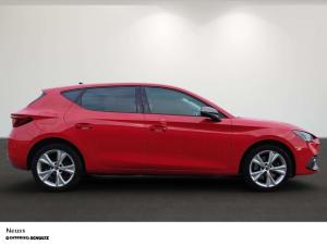 Red SEAT Leon 2021 in Kaunas, with an engine capacity of 1.40 L and mileage of 39 thousand km for 23173 €, photo 2 on AUTOMOTO.COM.LV