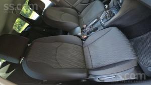 Red SEAT Leon 2014 in Riga, with an engine capacity of 1.60 L and mileage of 170 thousand km for 5100 €, photo 8 on AUTOMOTO.COM.LV