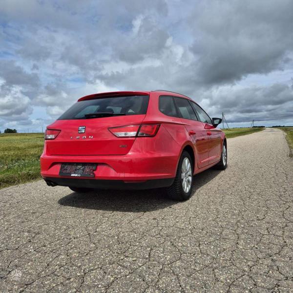 Red SEAT Leon 2015 in Radviliskis, with an engine capacity of 1.60 L and mileage of 267 thousand km for 5500 €, photo 6 on AUTOMOTO.COM.LV