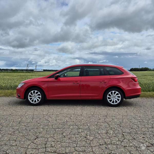 Red SEAT Leon 2015 in Radviliskis, with an engine capacity of 1.60 L and mileage of 267 thousand km for 5500 €, photo 9 on AUTOMOTO.COM.LV
