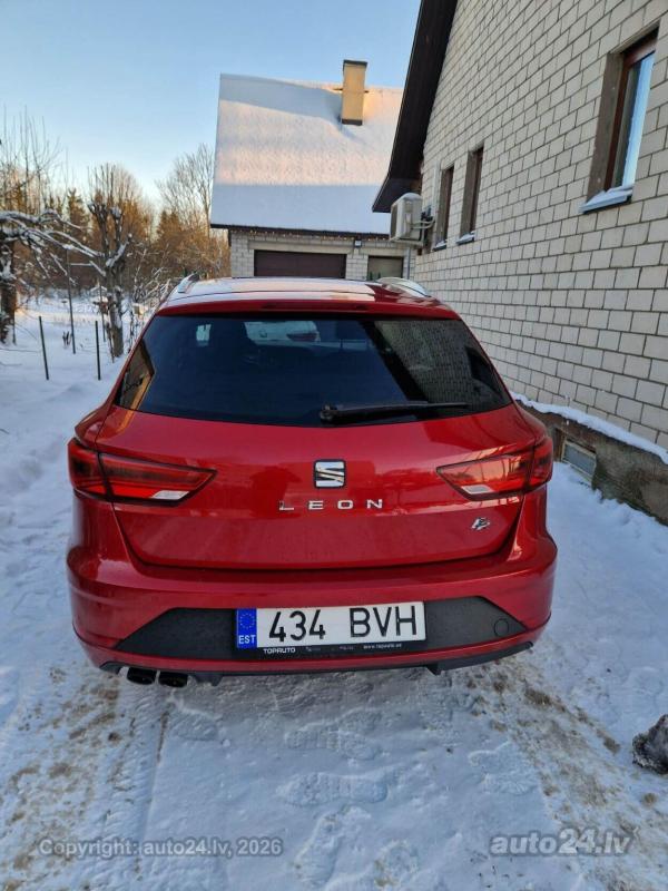 Red SEAT Leon 2017 in Tallinn, with an engine capacity of 1.40 L and mileage of 134 thousand km for 10000 €, photo 2 on AUTOMOTO.COM.LV