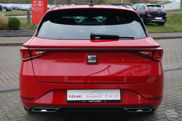 Red SEAT Leon 2022 in Kaunas, with an engine capacity of 1.50 L and mileage of 64 thousand km for 26469 €, photo 5 on AUTOMOTO.COM.LV
