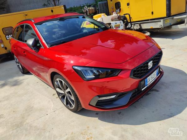 Red SEAT Leon 2022 in Kaunas, with an engine capacity of 2.00 L and mileage of 234 thousand km for 14850 €, photo 5 on AUTOMOTO.COM.LV