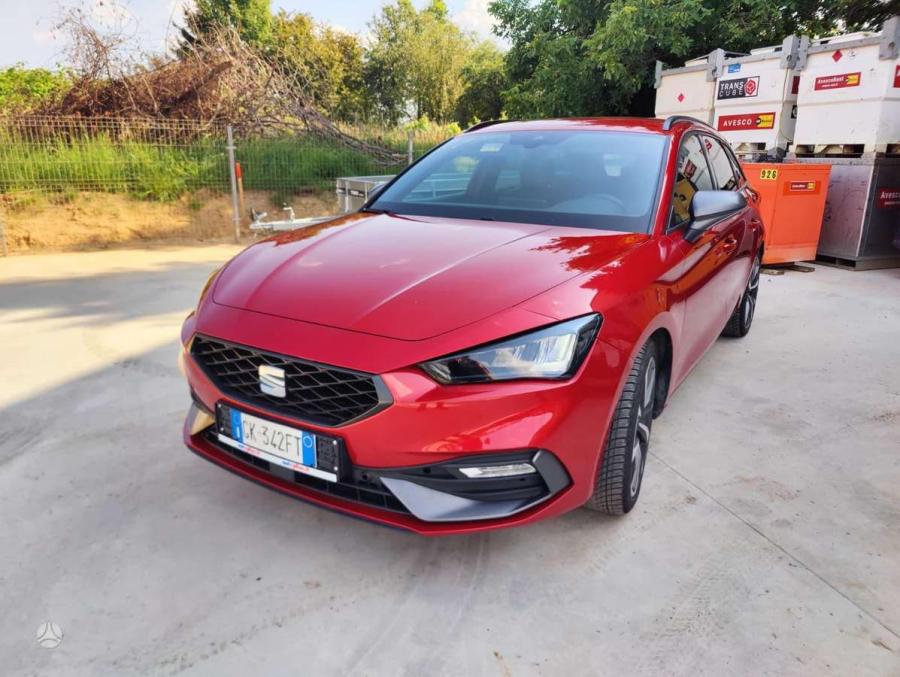 Red SEAT Leon 2022 in Kaunas, with an engine capacity of 1.97 L and mileage of 234 thousand km for 14700 €, photo 15 on AUTOMOTO.COM.LV