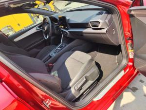 Red SEAT Leon 2022 in Kaunas, with an engine capacity of 1.97 L and mileage of 234 thousand km for 14700 €, photo 24 on AUTOMOTO.COM.LV