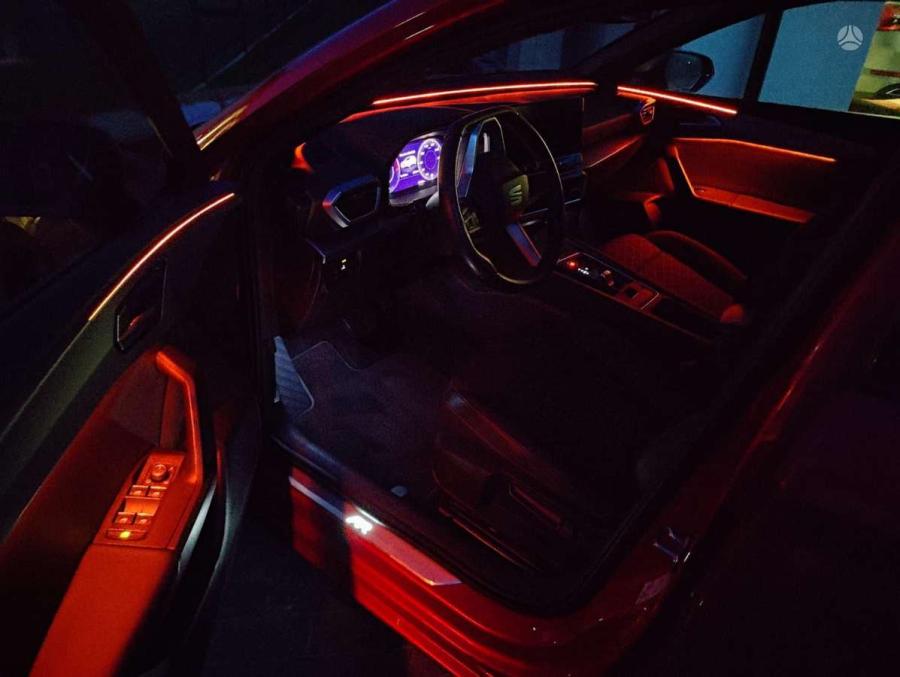 Red SEAT Leon 2022 in Kaunas, with an engine capacity of 1.97 L and mileage of 234 thousand km for 14700 €, photo 29 on AUTOMOTO.COM.LV