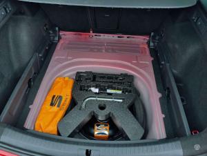 Red SEAT Leon 2022 in Kaunas, with an engine capacity of 1.97 L and mileage of 234 thousand km for 14700 €, photo 38 on AUTOMOTO.COM.LV