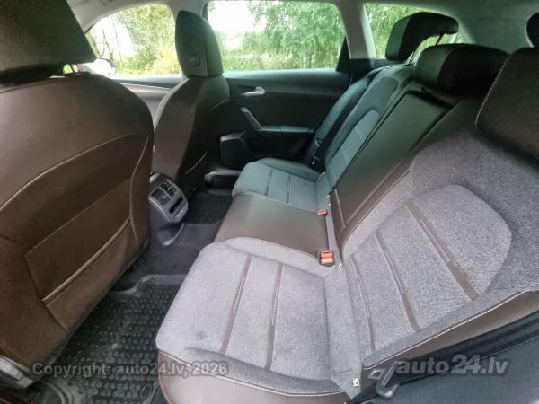 Red SEAT Leon 2023 in Tallinn, with an engine capacity of 2.00 L and mileage of 40 thousand km for 22000 €, photo 6 on AUTOMOTO.COM.LV