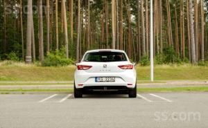 White SEAT Leon 2014 in Riga, with an engine capacity of 1.40 L and mileage of 196 thousand km for 3990 €, photo 8 on AUTOMOTO.COM.LV