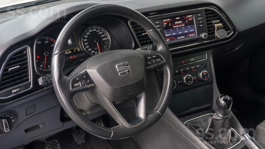 White SEAT Leon 2014 in Riga, with an engine capacity of 1.40 L and mileage of 196 thousand km for 3990 €, photo 13 on AUTOMOTO.COM.LV