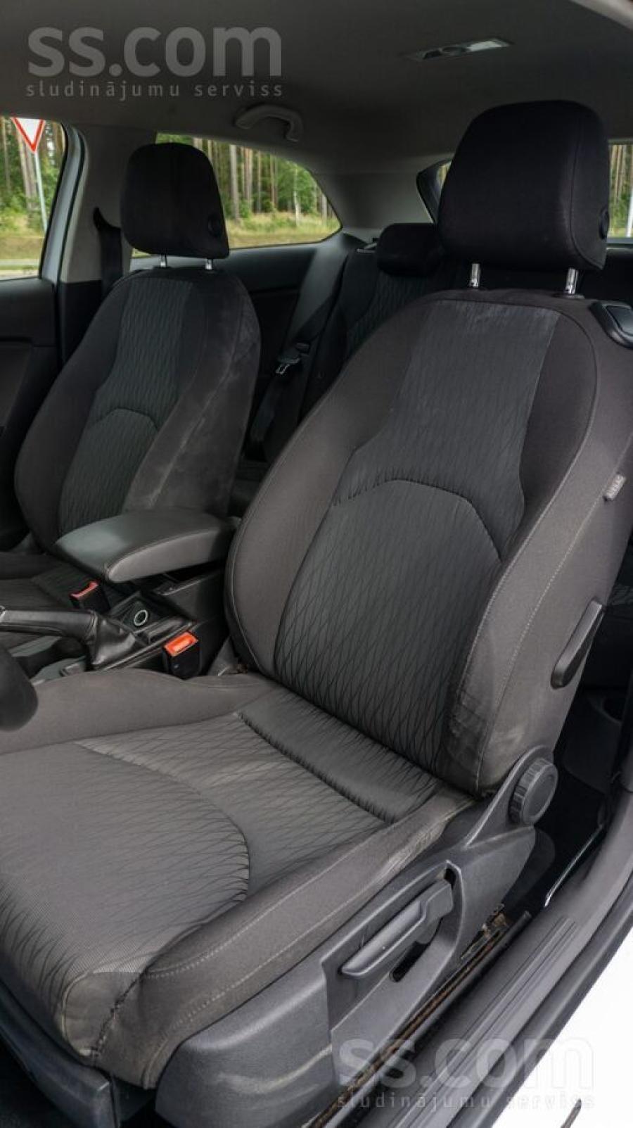 White SEAT Leon 2014 in Riga, with an engine capacity of 1.40 L and mileage of 196 thousand km for 3990 €, photo 23 on AUTOMOTO.COM.LV