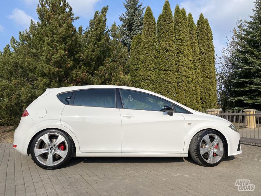 Balts SEAT Leon 2007 Marijampole, ar dzinēja tilpumu 2.00 L un nobraukumu 159 tūkst. km par 7400 €, foto 3 vietnē AUTOMOTO.COM.LV