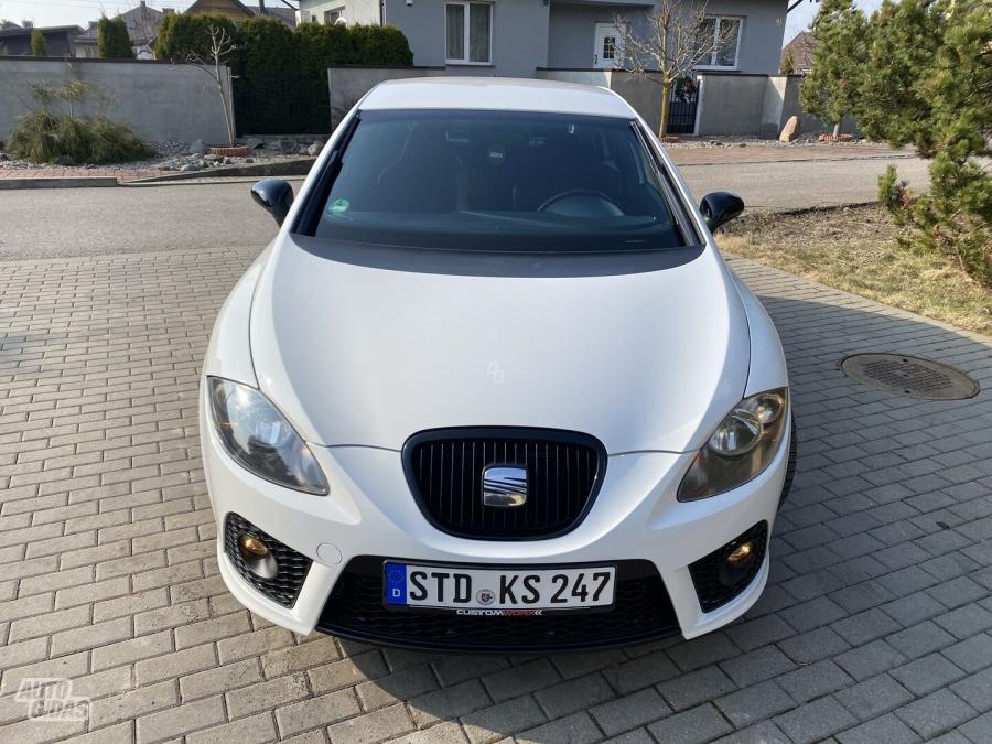 Balts SEAT Leon 2007 Marijampole, ar dzinēja tilpumu 2.00 L un nobraukumu 159 tūkst. km par 7400 €, foto 13 vietnē AUTOMOTO.COM.LV