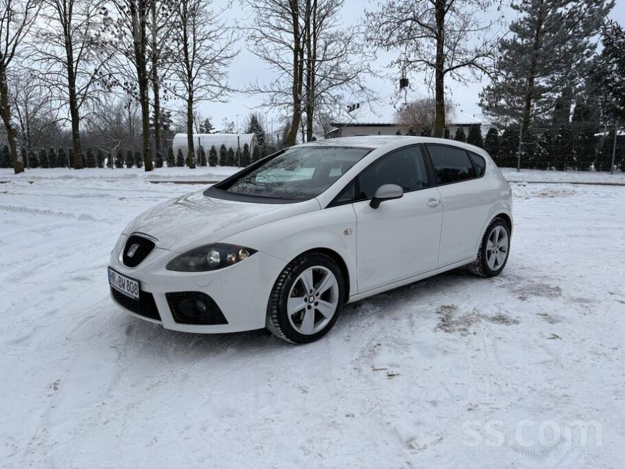 White SEAT Leon 2008 in Bauska, with an engine capacity of 2.00 L and mileage of 262 thousand km for 3900 €, photo 1 on AUTOMOTO.COM.LV