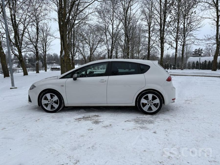 White SEAT Leon 2008 in Bauska, with an engine capacity of 2.00 L and mileage of 262 thousand km for 3900 €, photo 3 on AUTOMOTO.COM.LV