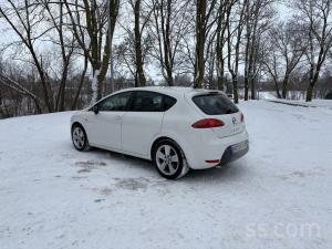White SEAT Leon 2008 in Bauska, with an engine capacity of 2.00 L and mileage of 262 thousand km for 3900 €, photo 4 on AUTOMOTO.COM.LV