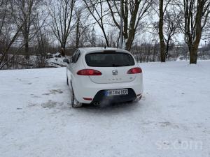 White SEAT Leon 2008 in Bauska, with an engine capacity of 2.00 L and mileage of 262 thousand km for 3900 €, photo 5 on AUTOMOTO.COM.LV