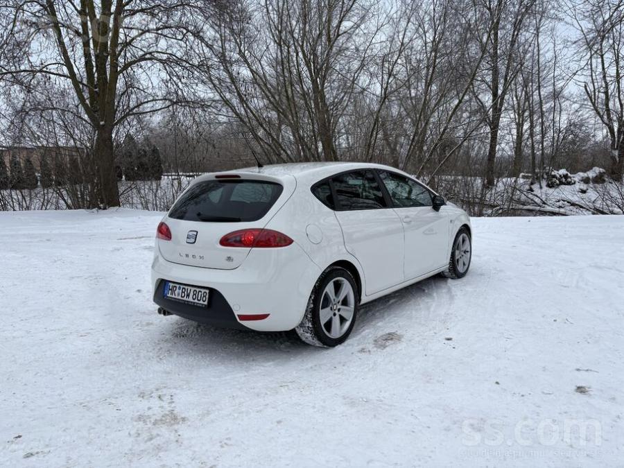 White SEAT Leon 2008 in Bauska, with an engine capacity of 2.00 L and mileage of 262 thousand km for 3900 €, photo 6 on AUTOMOTO.COM.LV