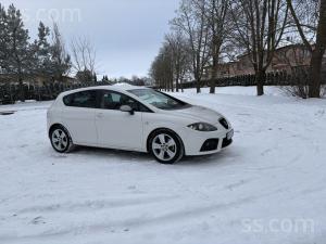 White SEAT Leon 2008 in Bauska, with an engine capacity of 2.00 L and mileage of 262 thousand km for 3900 €, photo 8 on AUTOMOTO.COM.LV