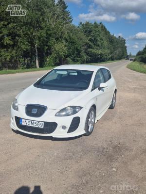 White SEAT Leon 2008 in Jonava, with an engine capacity of 2.00 L and mileage of 289 thousand km for 1900 €, photo 3 on AUTOMOTO.COM.LV