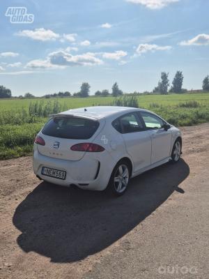 White SEAT Leon 2008 in Jonava, with an engine capacity of 2.00 L and mileage of 289 thousand km for 1900 €, photo 6 on AUTOMOTO.COM.LV