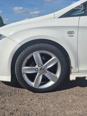 White SEAT Leon 2008 in Jonava, with an engine capacity of 2.00 L and mileage of 289 thousand km for 1900 €, photo 8 on AUTOMOTO.COM.LV