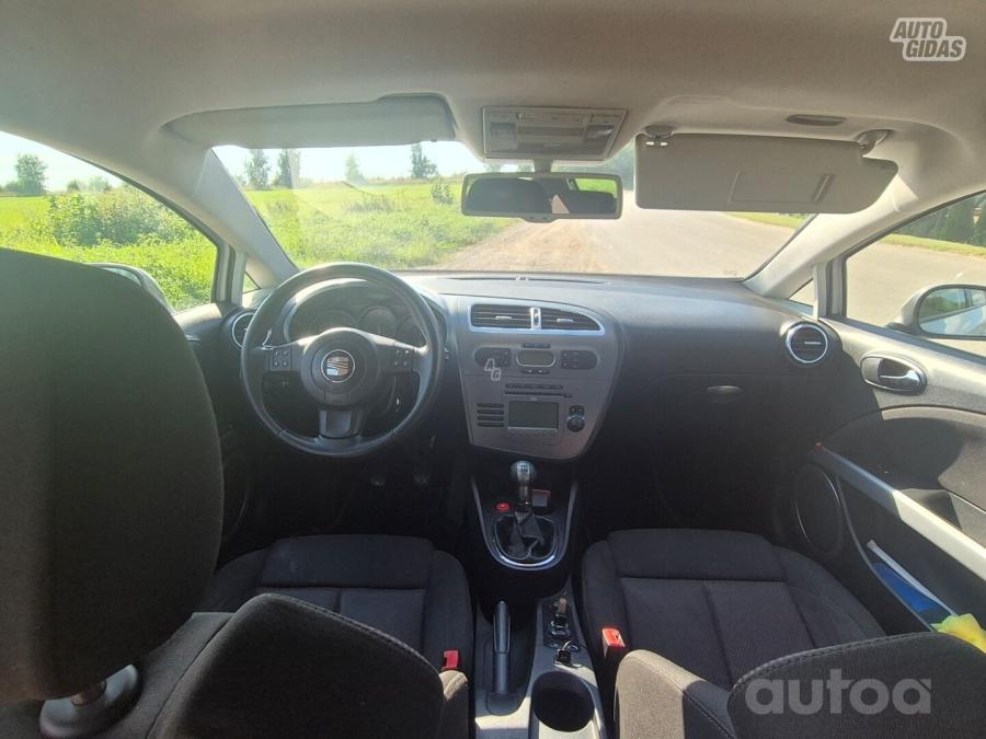 White SEAT Leon 2008 in Jonava, with an engine capacity of 2.00 L and mileage of 289 thousand km for 1900 €, photo 12 on AUTOMOTO.COM.LV