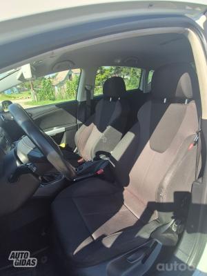 White SEAT Leon 2008 in Jonava, with an engine capacity of 2.00 L and mileage of 289 thousand km for 1900 €, photo 13 on AUTOMOTO.COM.LV