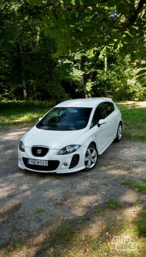 Balts SEAT Leon 2008 Jonava, ar dzinēja tilpumu 2.00 L un nobraukumu 289 tūkst. km par 1900 €, foto  vietnē AUTOMOTO.COM.LV