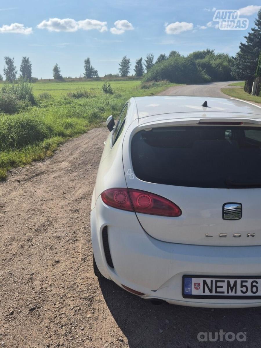 Balts SEAT Leon 2008 Jonava, ar dzinēja tilpumu 2.00 L un nobraukumu 289 tūkst. km par 1900 €, foto 4 vietnē AUTOMOTO.COM.LV