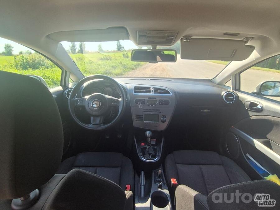 Balts SEAT Leon 2008 Jonava, ar dzinēja tilpumu 2.00 L un nobraukumu 289 tūkst. km par 1900 €, foto 12 vietnē AUTOMOTO.COM.LV